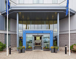 Hotel Express By Holiday Inn Stansted Airport - Stansted Airport - Londres