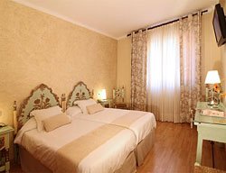 Hotel Rosa - Begur - Girona